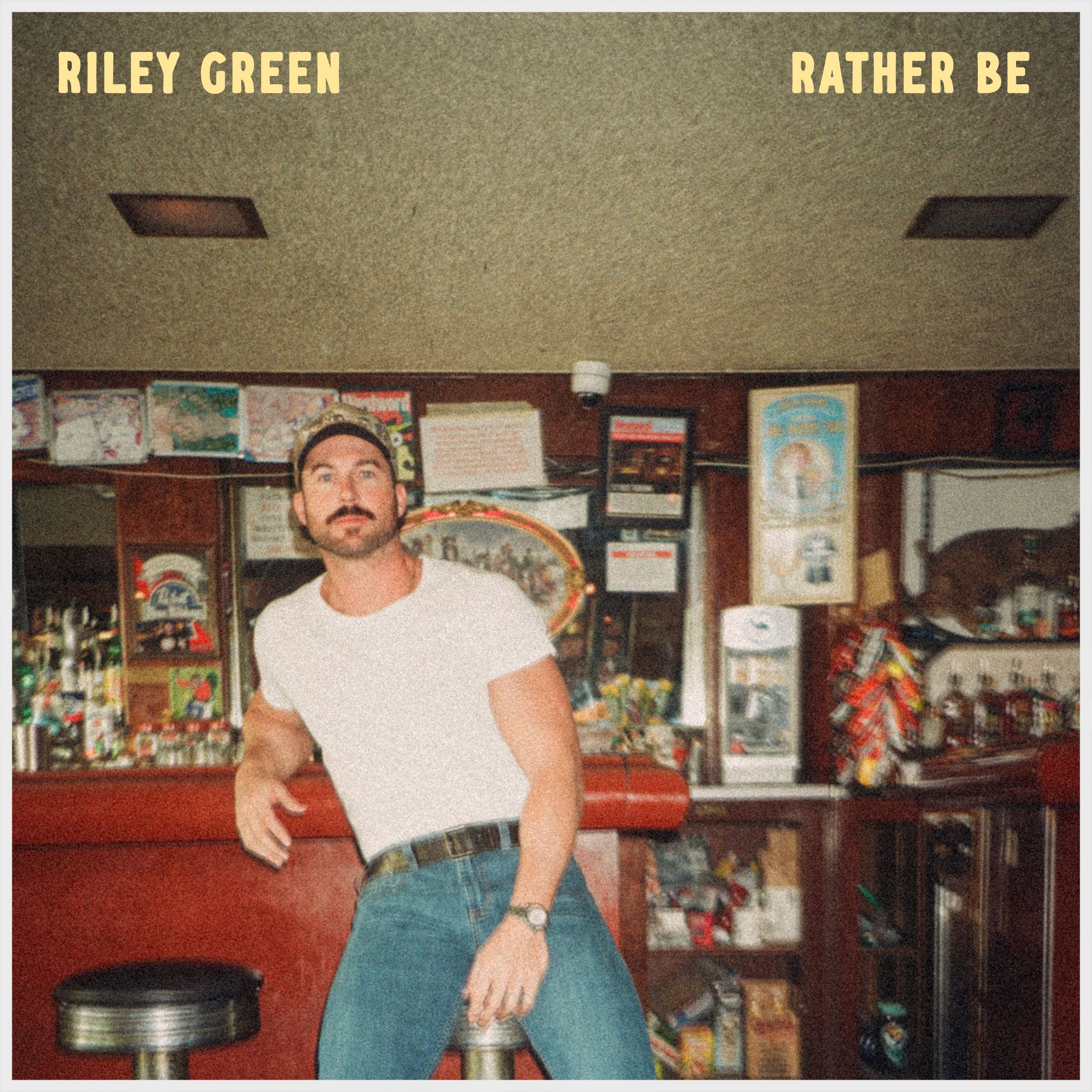 RILEY GREEN TELLS YA EXACTLY WHERE HE’D “RATHER BE” RIGHT ABOUT NOW ...