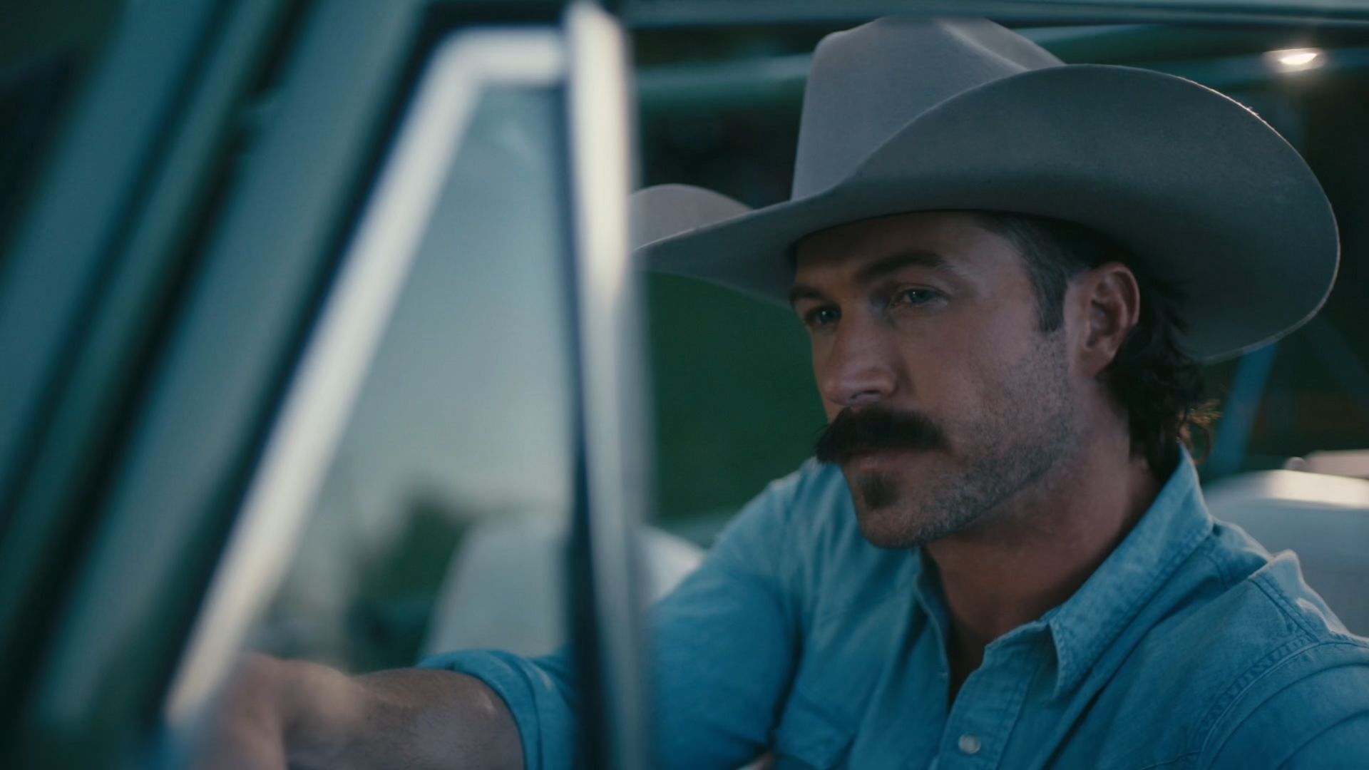 RILEY GREEN RELEASES THE OFFICIAL MUSIC VIDEO FOR PLATINUM SONG “WORST ...